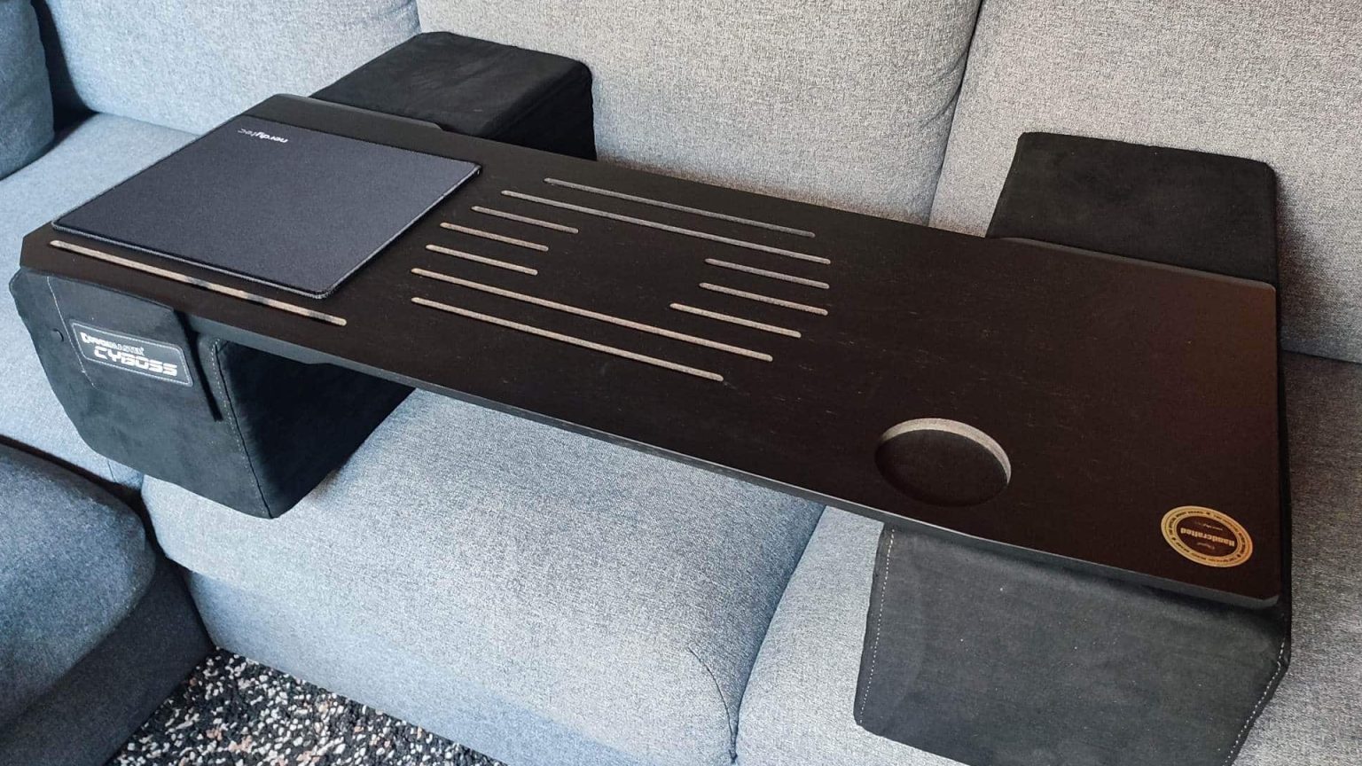 Test Couchmaster CYBOSS - Un support confortable pour jouer et ...