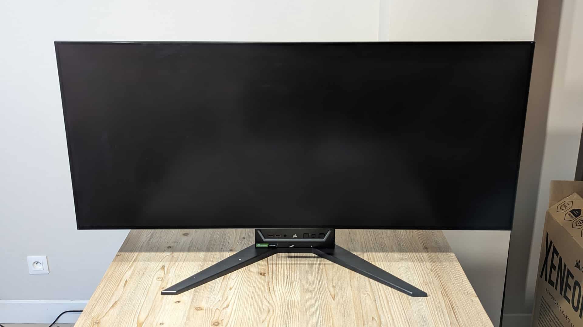 Test Corsair Xeneon Flex 45WQHD240 - L'écran gaming flexible de la démesure
