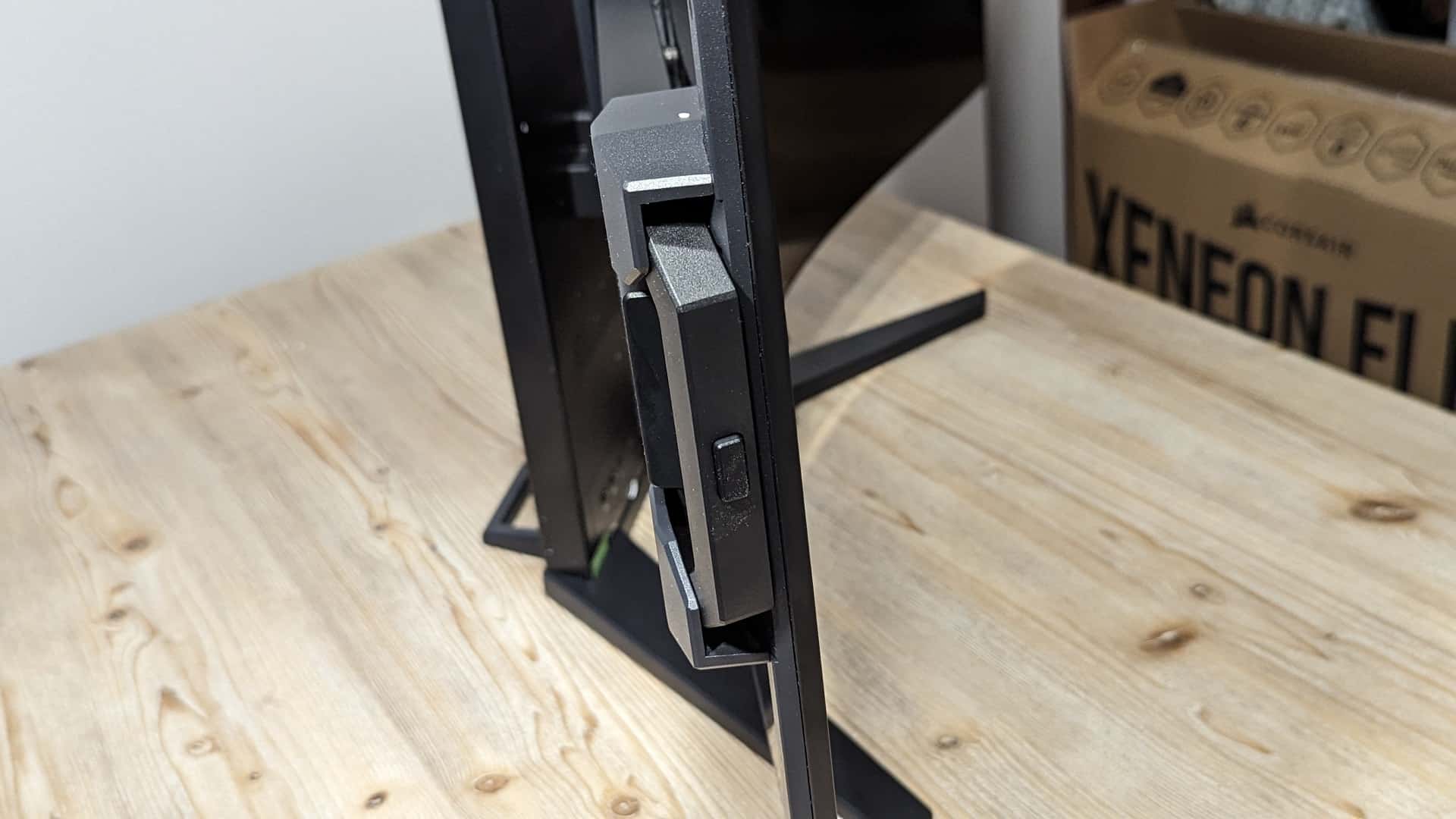 Test Corsair Xeneon Flex 45WQHD240 - L'écran gaming flexible de la démesure