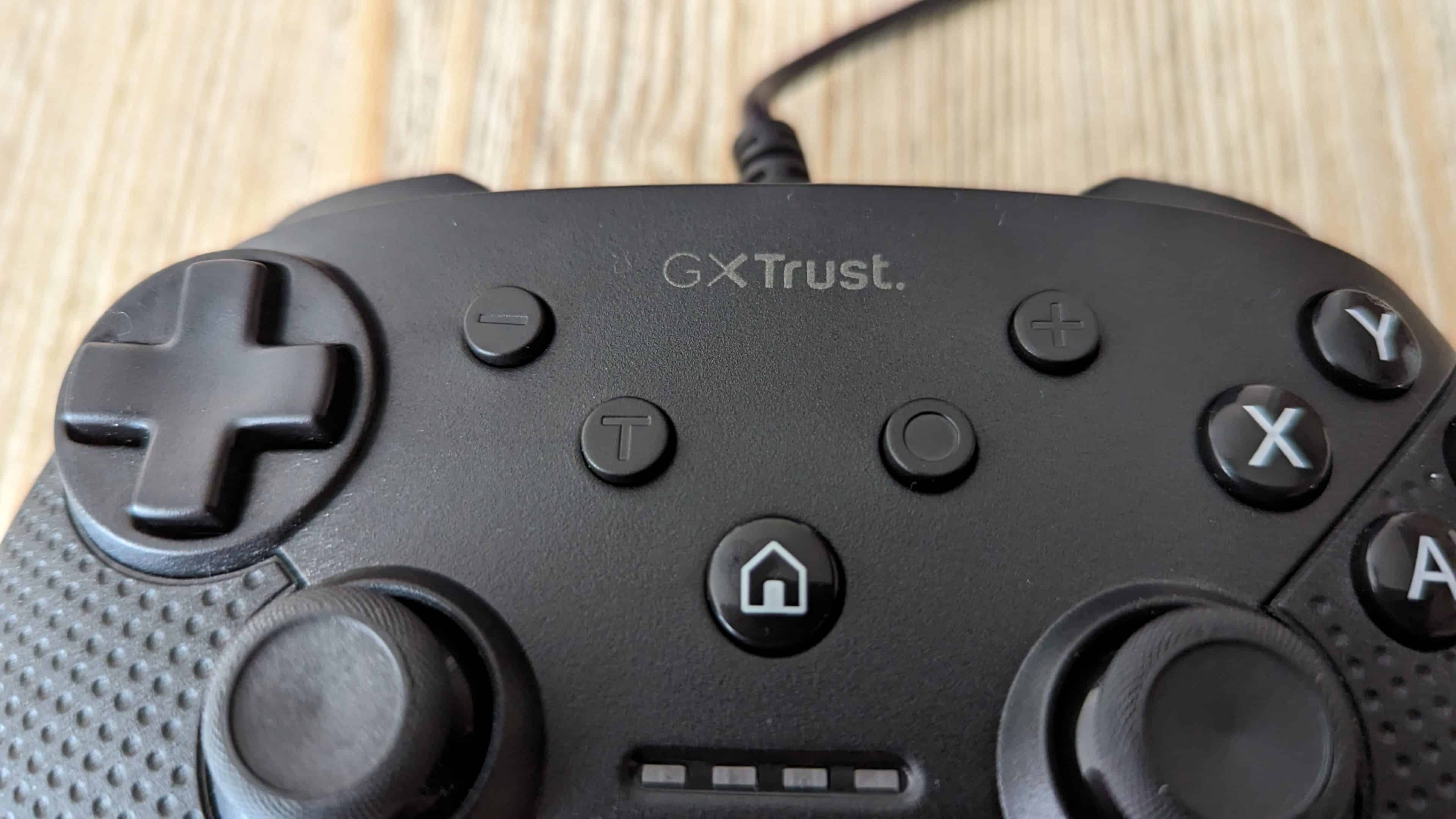 Test Trust GXT 541 Muta - Une manette filaire PC simple et abordable